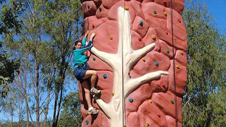 Free rock climbing at Footscray station | Victoria University