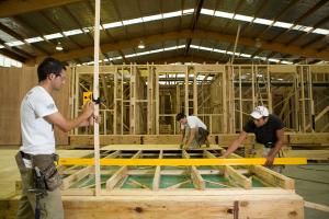 Victorian builders bring apprentice program to VU | Victoria University